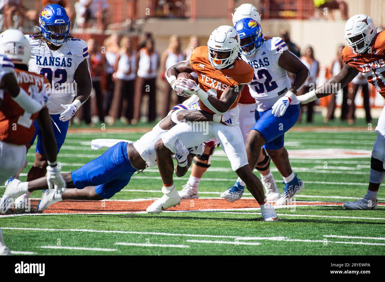 September 30, 2023: Texas Longhorns CJ Baxter (4) in action during the ...