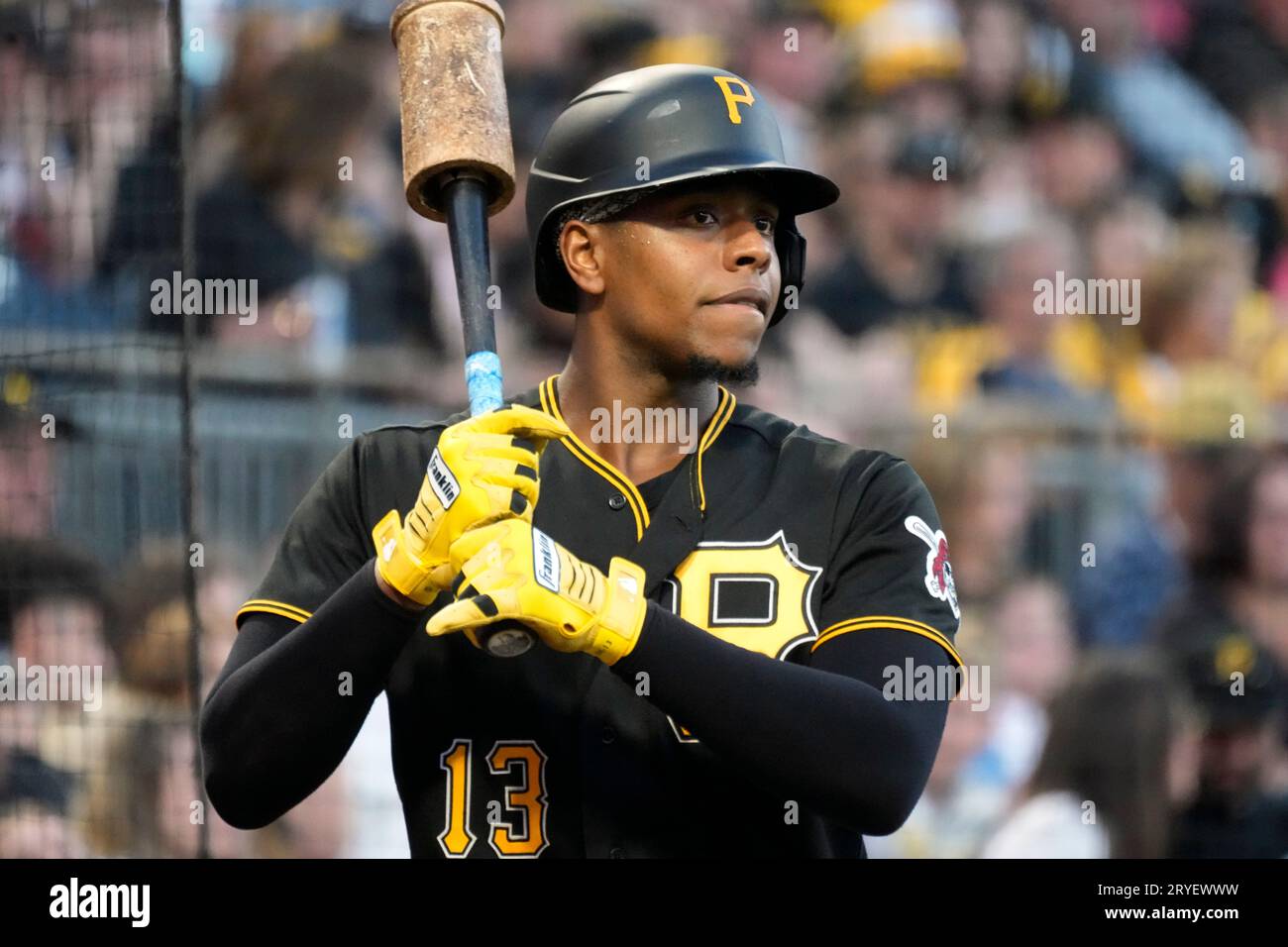 Pittsburgh Pirates' Ke'Bryan Hayes waits on deck during a baseball game ...