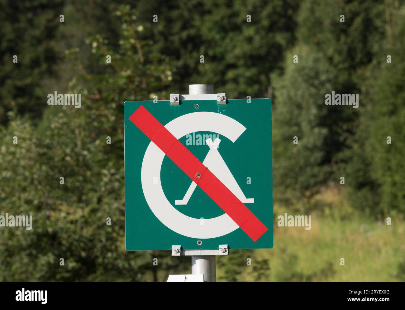 Camping prohibition road sign Stock Photo - Alamy