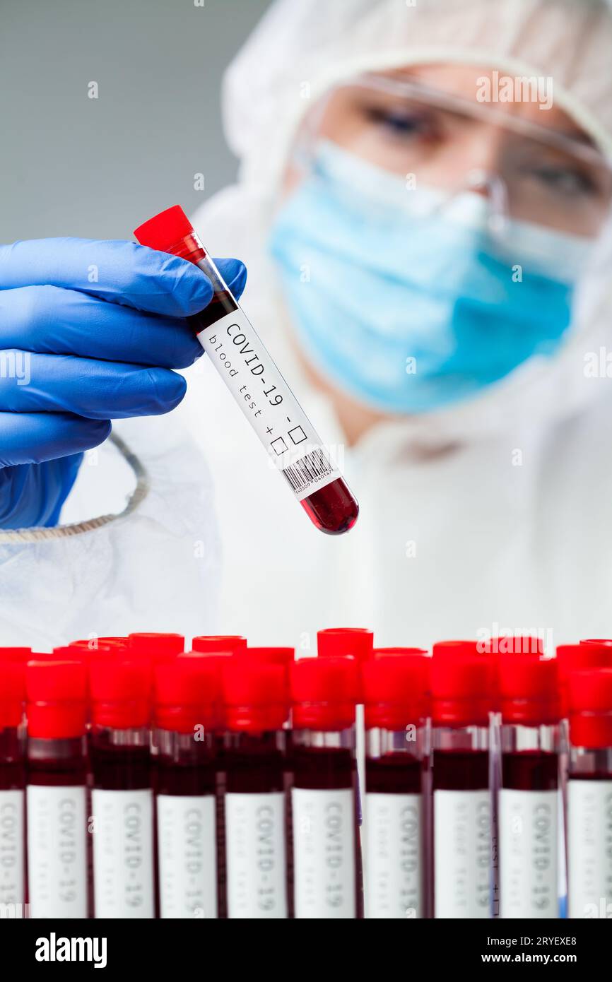 Lab technician in ppe suit hi-res stock photography and images - Alamy