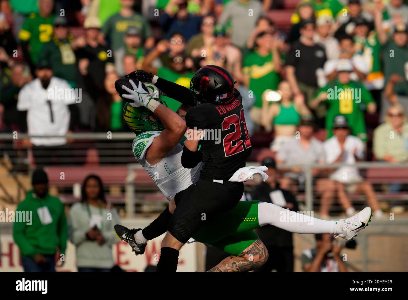 Oregon tight end Terrance Ferguson, left, catches a touchdown while ...