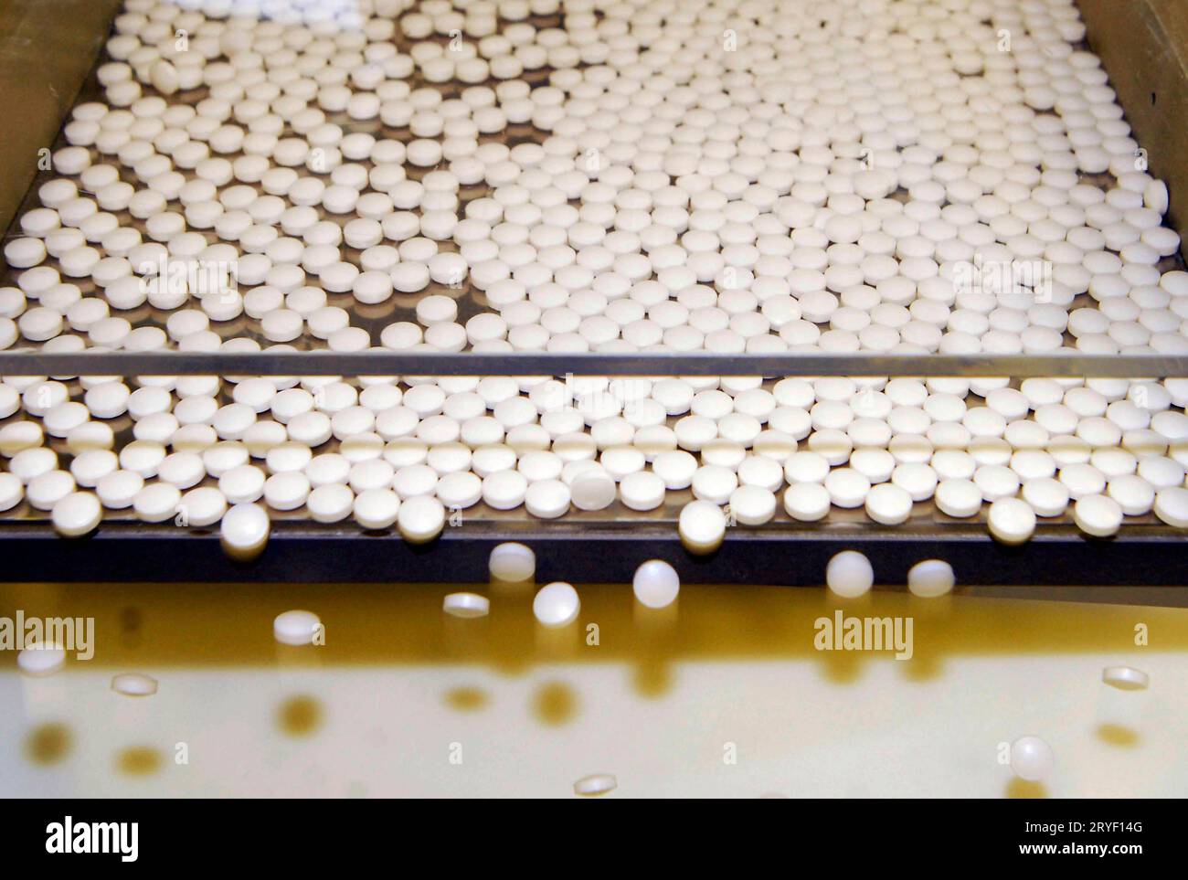 Tablets and drugs production in the pharmaceutical industry Stock Photo ...