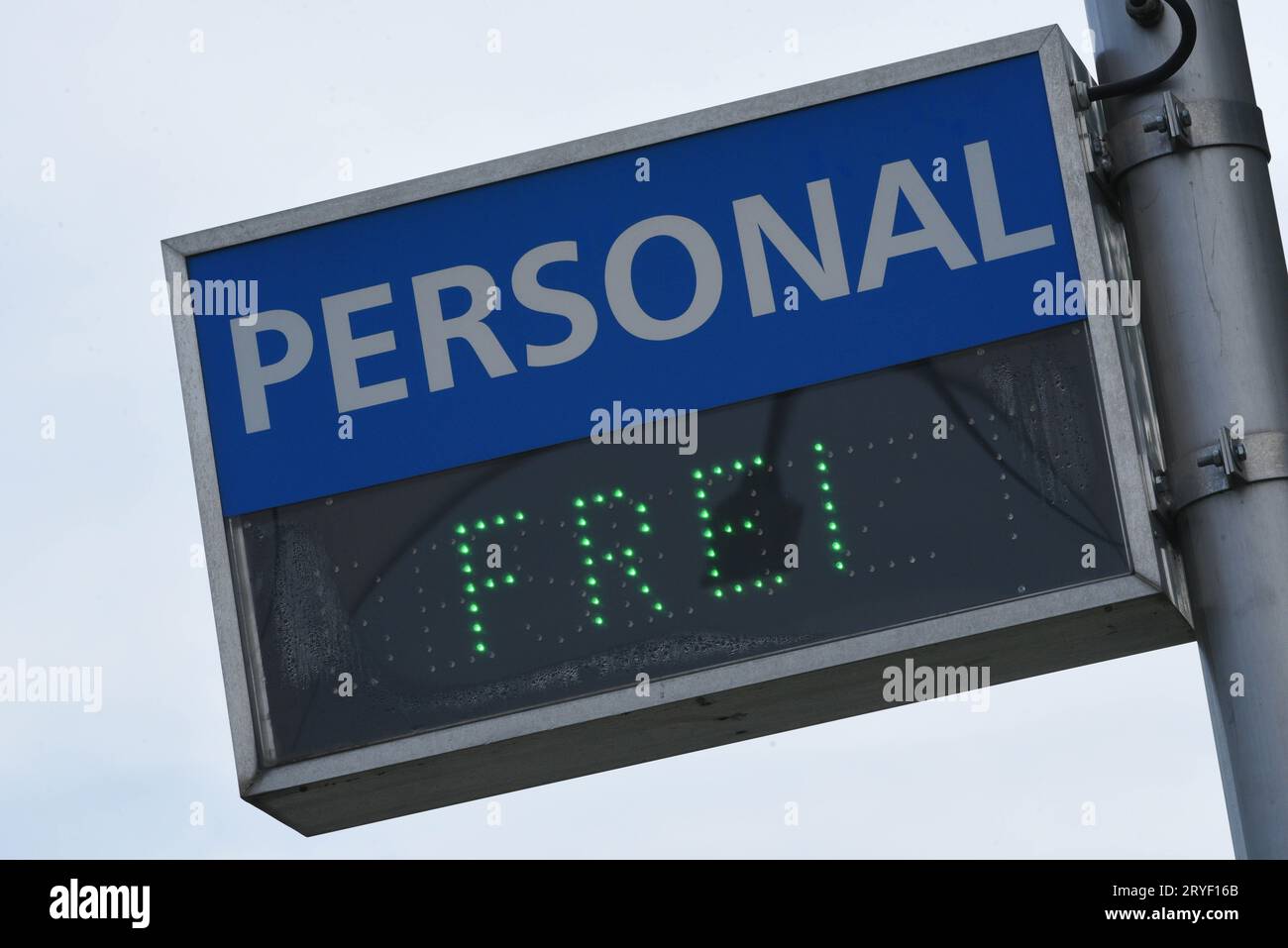 Earner hi-res stock photography and images - Alamy