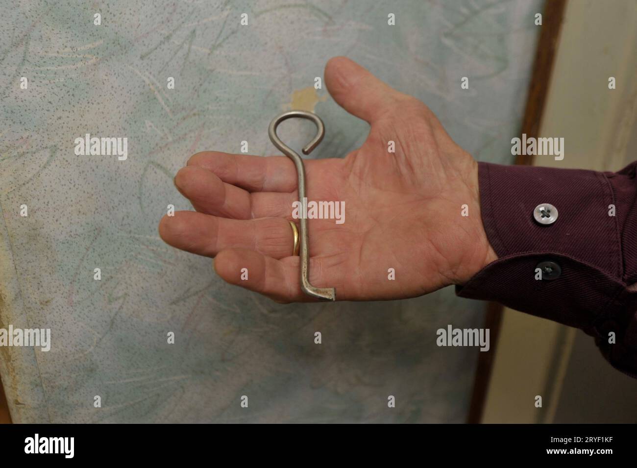 lock pick for opening doors, burglary and stealing as a criminal ...