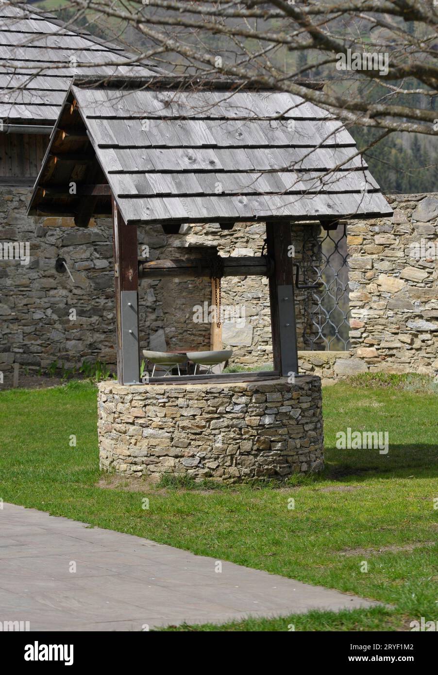 A draw well for water supply Stock Photo - Alamy