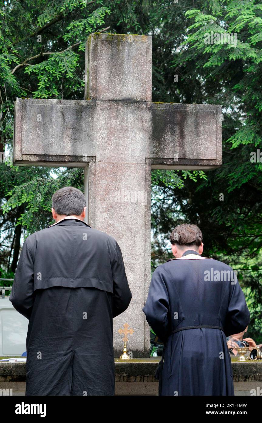 Orthodox parish priest hi-res stock photography and images - Alamy
