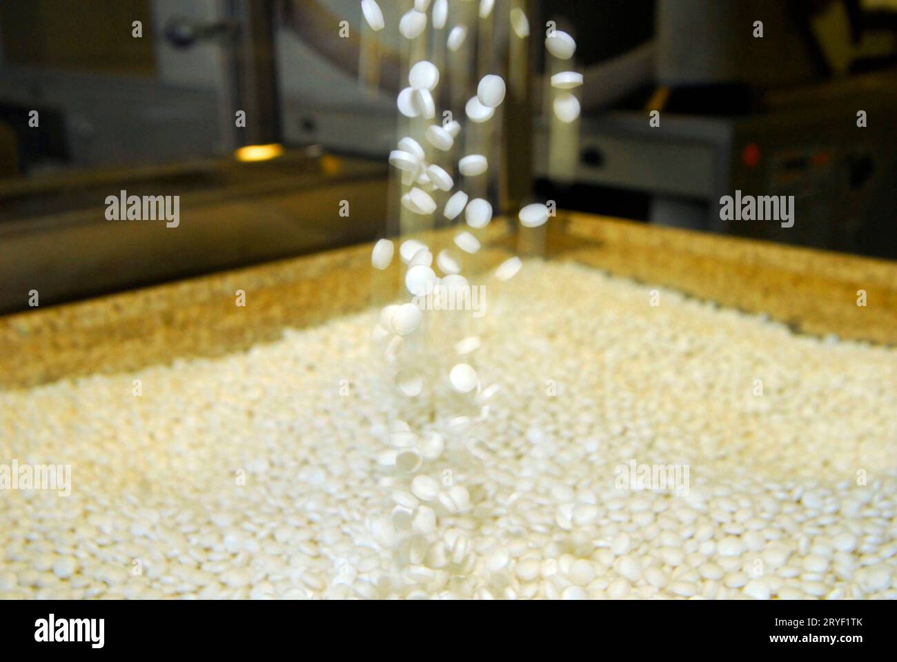 Tablets and drugs production in the pharmaceutical industry Stock Photo ...