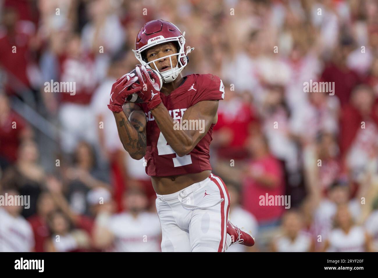 Oklahoma wide receiver Nic Anderson makes a catch for a touchdown ...