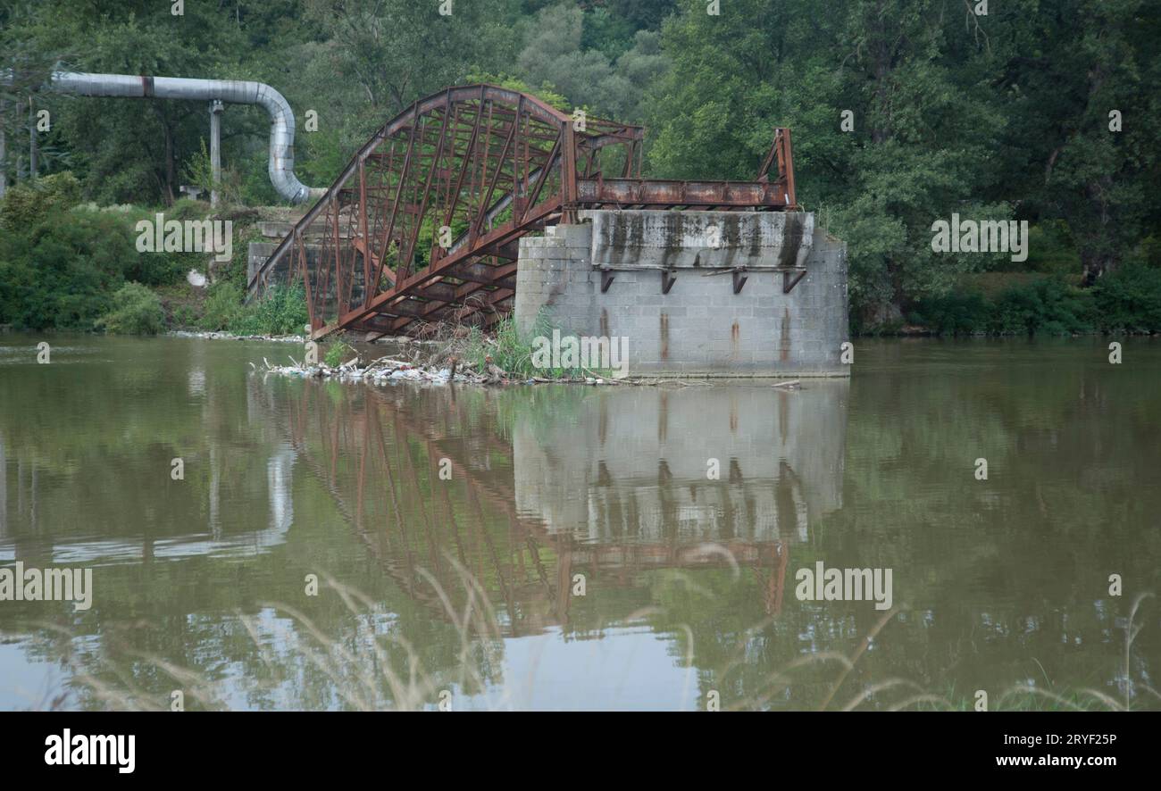 Iron bridge in truss construction Stock Photo - Alamy