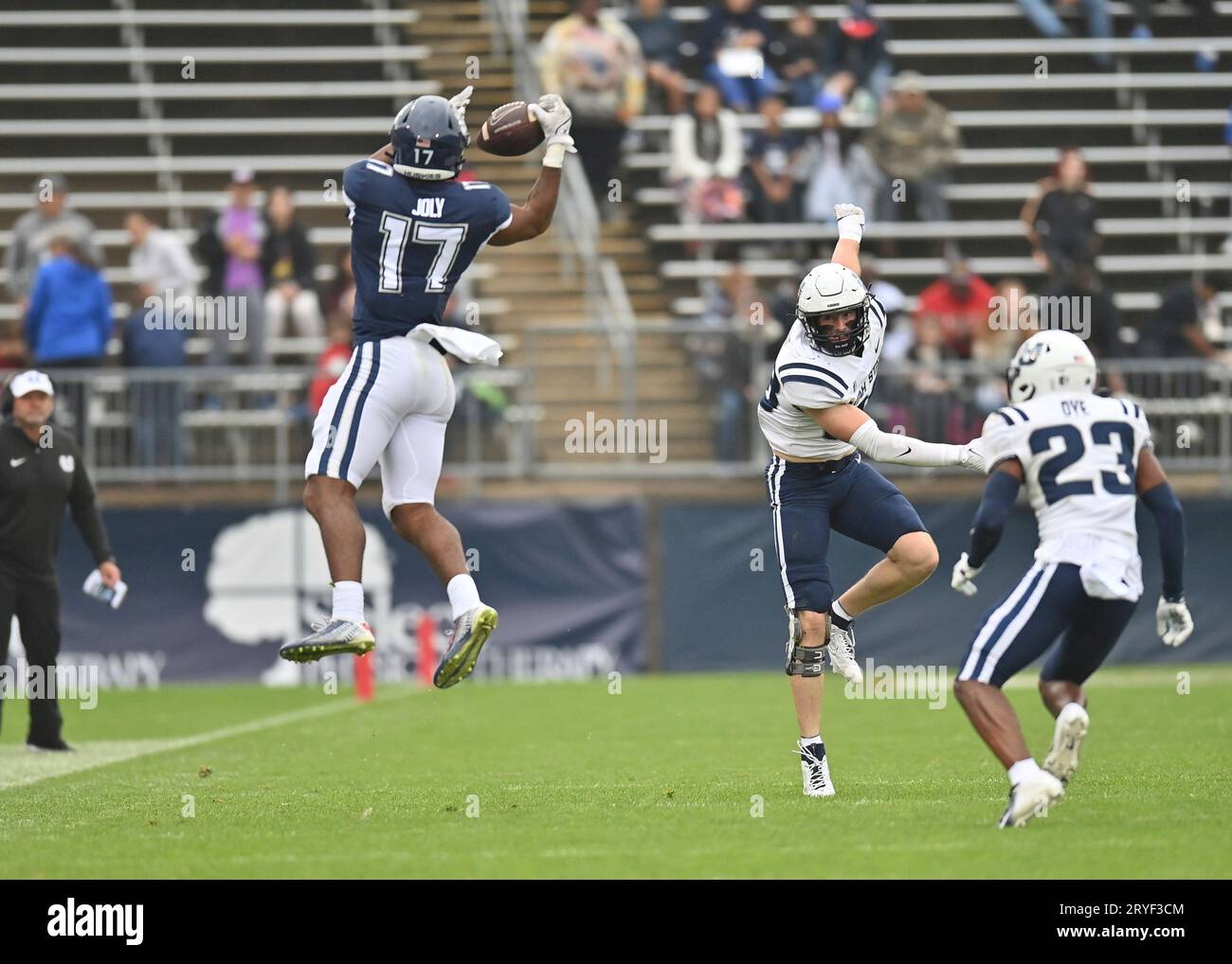 EAST HARTFORD, CT - SEPTEMBER 30: Connecticut Huskies tight end Justin Joly (17) makes the catch ...