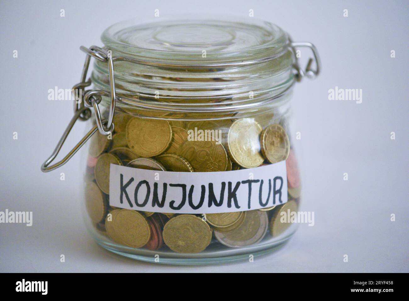 Economic cycle or business cycle Stock Photo - Alamy