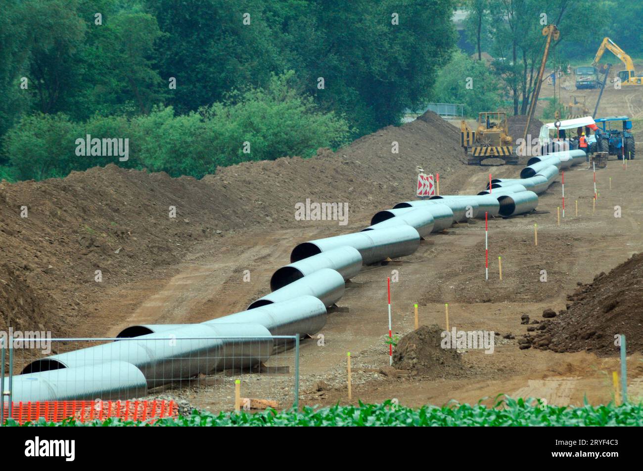 Transporting crude oil hi-res stock photography and images - Alamy