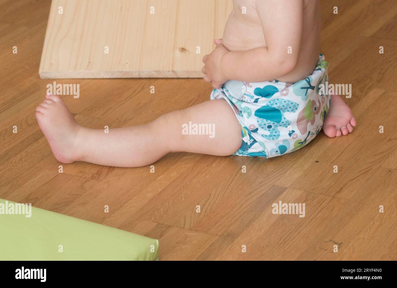 Toddler in diaper hi-res stock photography and images - Alamy