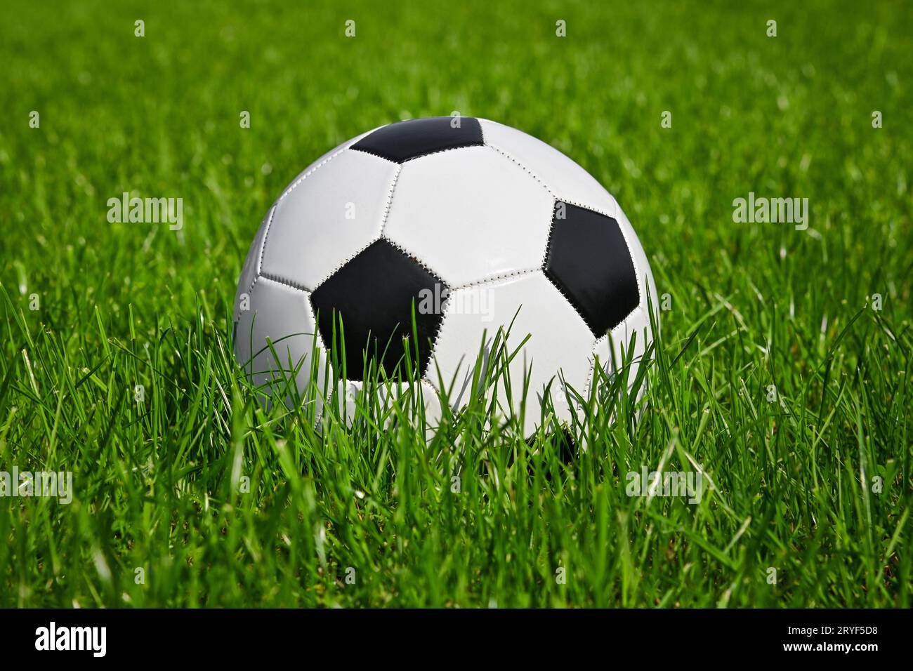 Football pitch side view hi-res stock photography and images - Alamy