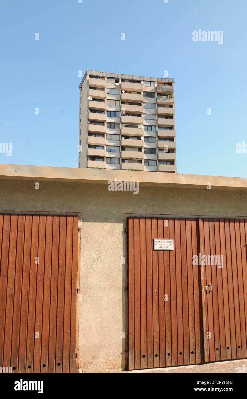 A high rise building in the city Stock Photo - Alamy