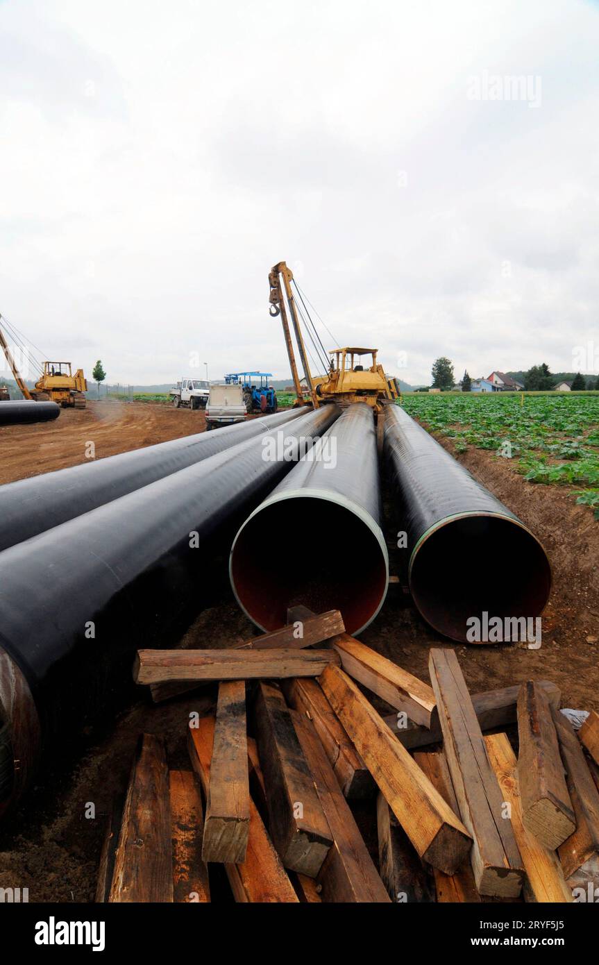 Oil pipeline for transporting oil Stock Photo - Alamy