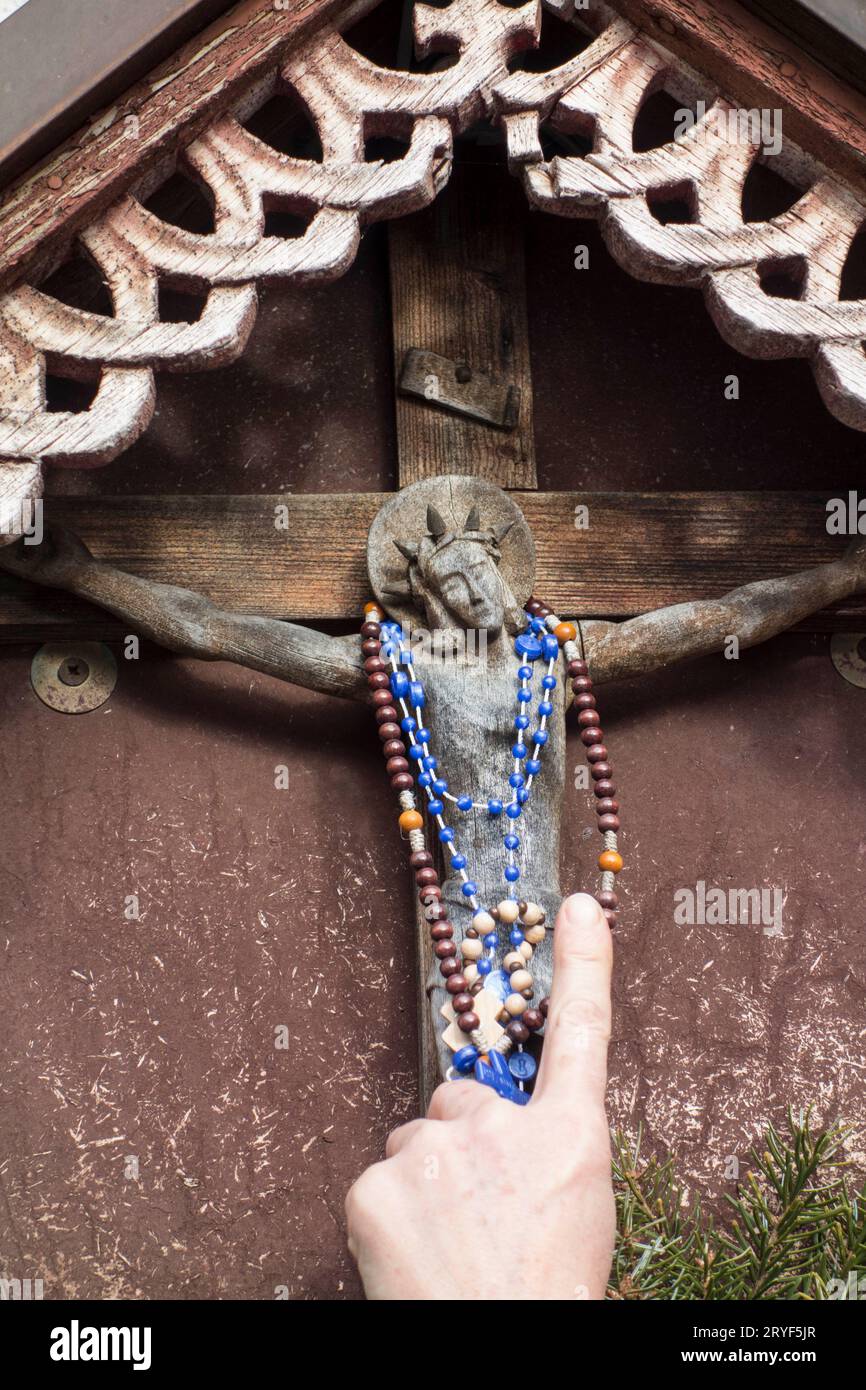Jesus hanging on the cross hi-res stock photography and images - Alamy