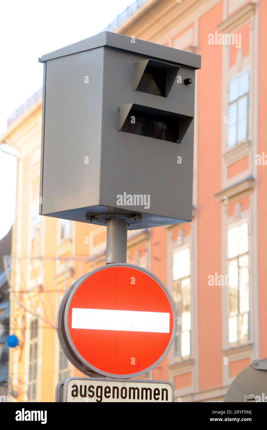 Traffic radar for speed measurement Stock Photo - Alamy
