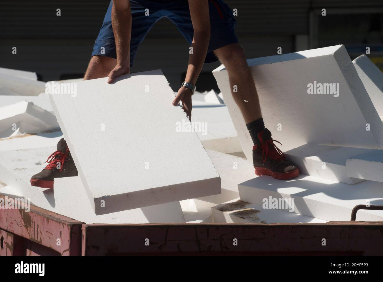 Styrofoam as a thermal insulation Stock Photo - Alamy