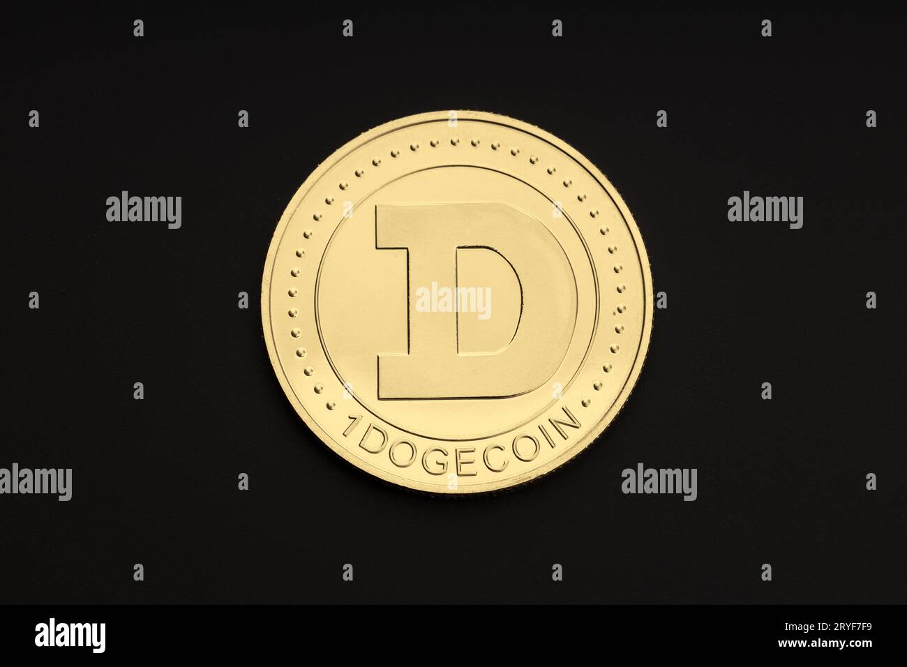 Cryptocurrency dogecoin hi-res stock photography and images - Alamy