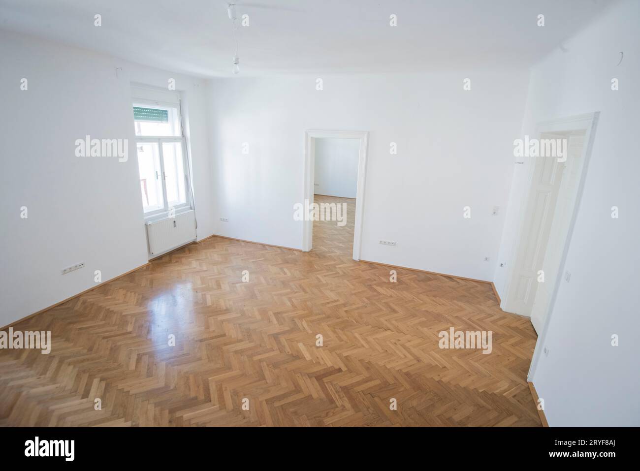 Empty living room hi-res stock photography and images - Alamy