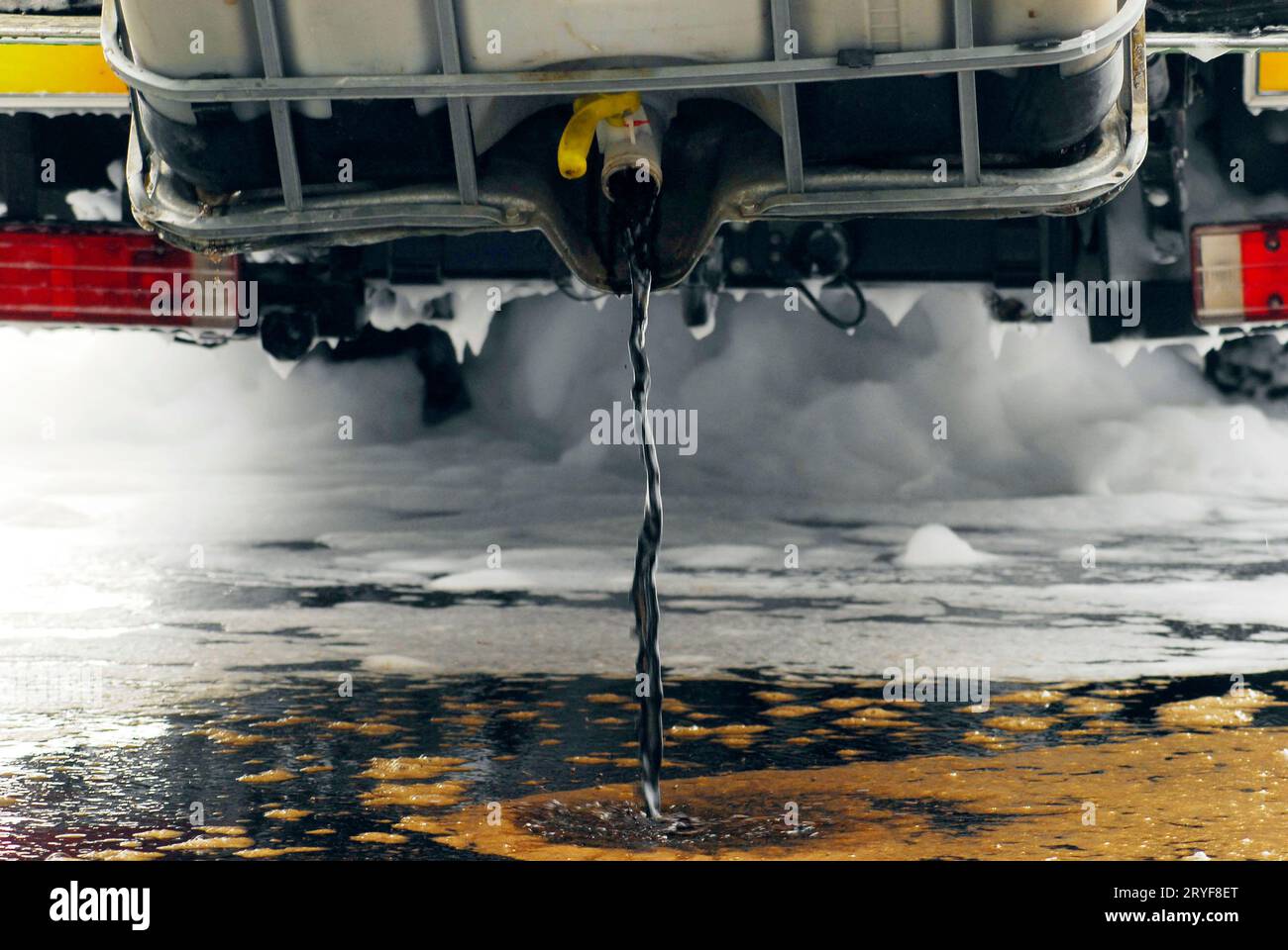Oil contamination and environmental pollution Stock Photo - Alamy