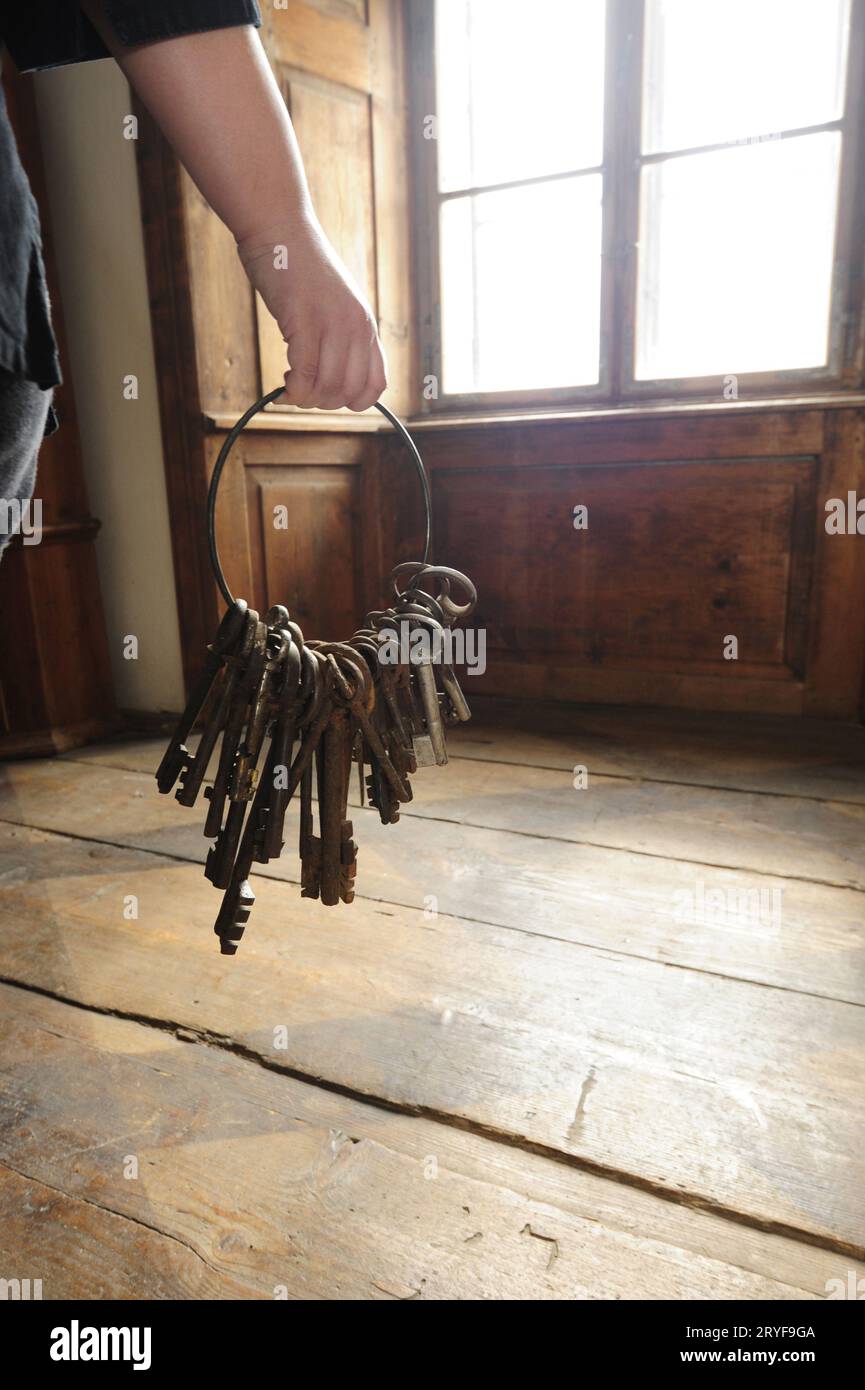 Locking key hi-res stock photography and images - Alamy