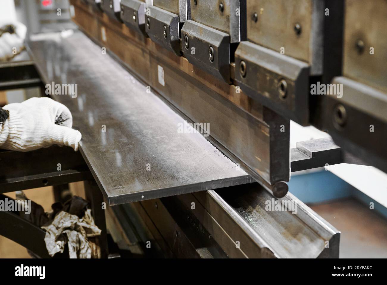 Heavy metal plate hi-res stock photography and images - Alamy