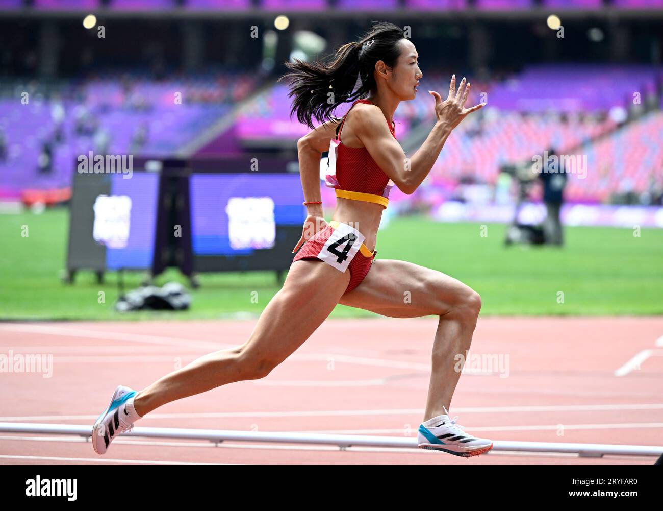 Hangzhou, China's Zhejiang Province. 1st Oct, 2023. Li Yuting of China during the Women's 200m ...