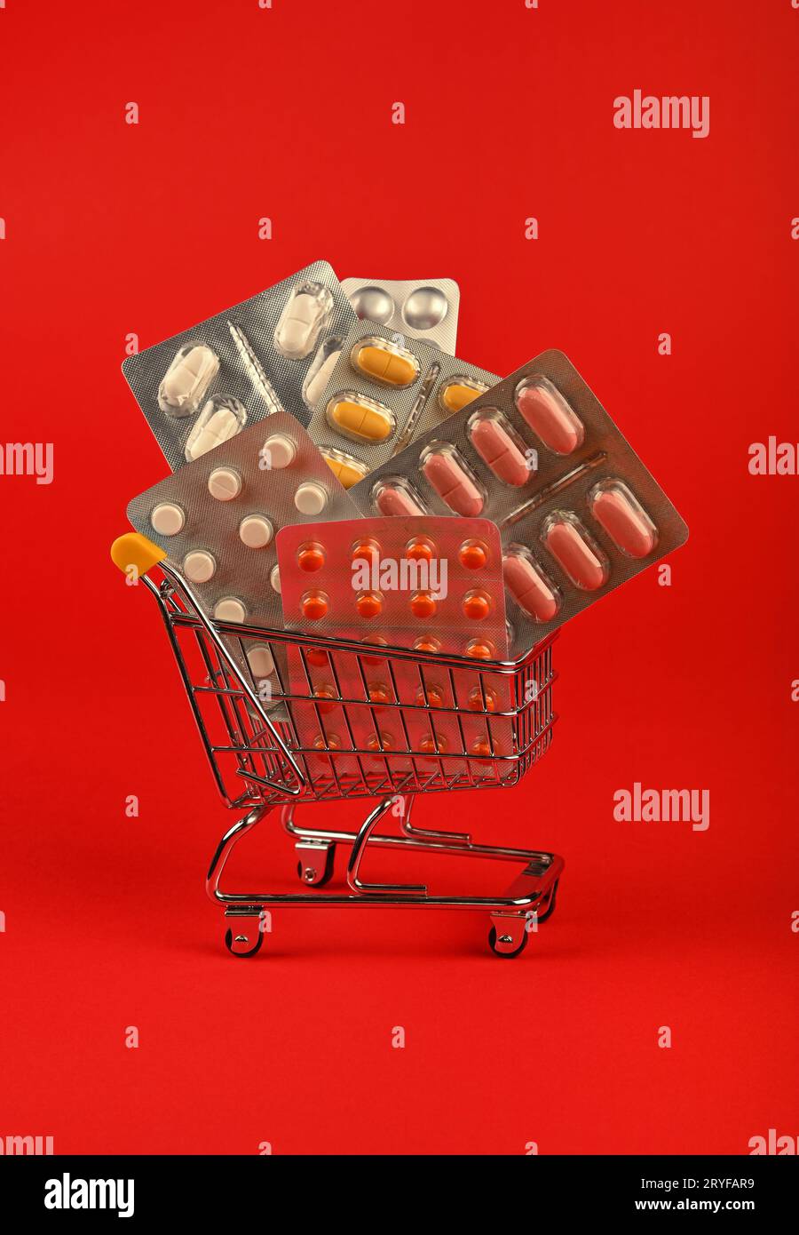 Shopping trolley order hi-res stock photography and images - Alamy