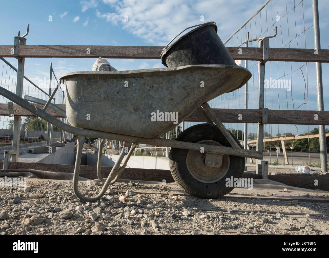 Construction workers wheelbarrow hi-res stock photography and images ...