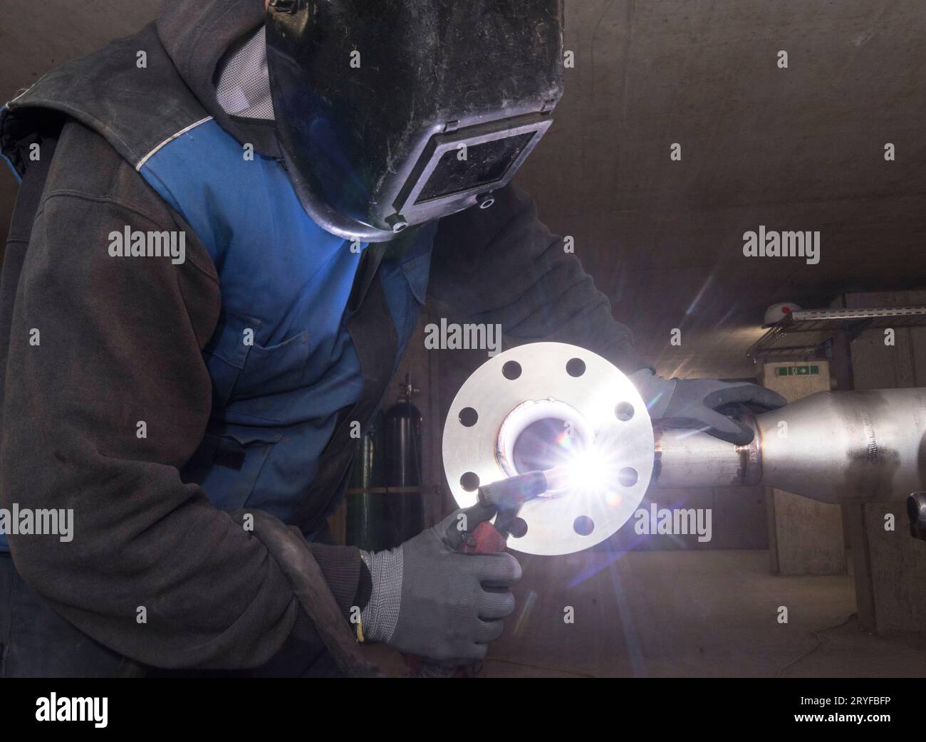 Protective clothing welding hi-res stock photography and images - Alamy