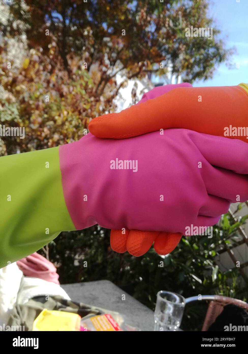 Handshake as sign of trust Stock Photo - Alamy