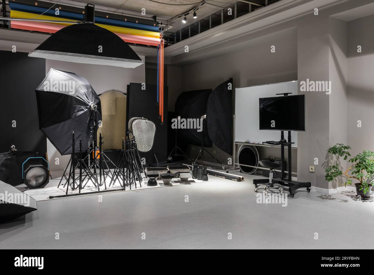 Studio backstage hi-res stock photography and images - Alamy