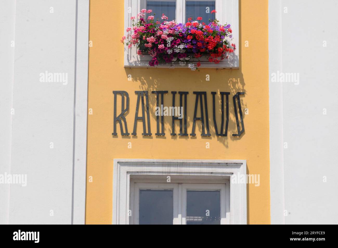Town hall or city hall sign in german (Rathaus Stock Photo - Alamy