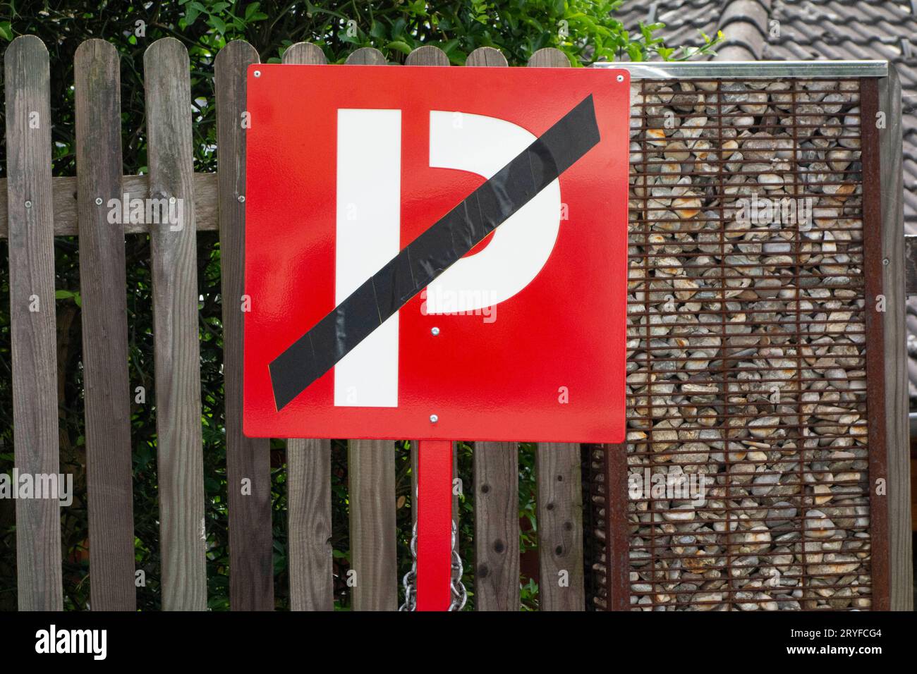 No parking and no stopping traffic sign Stock Photo - Alamy