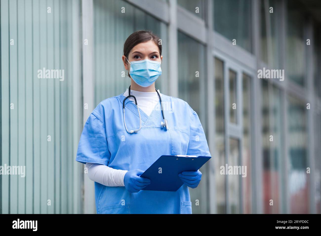 Outside clinic hi-res stock photography and images - Alamy