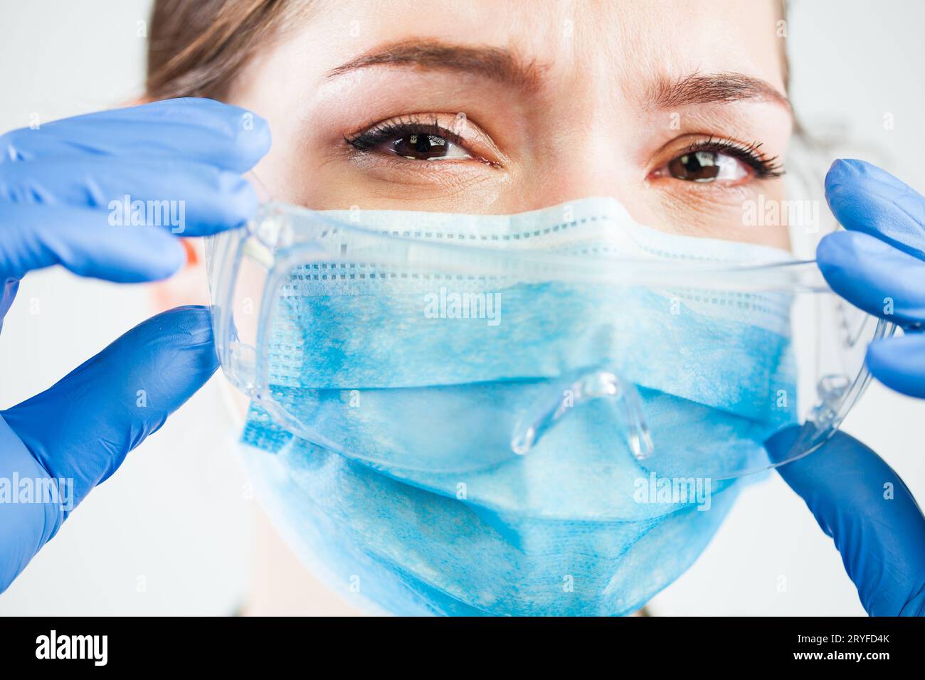 Female death mask hi-res stock photography and images - Alamy