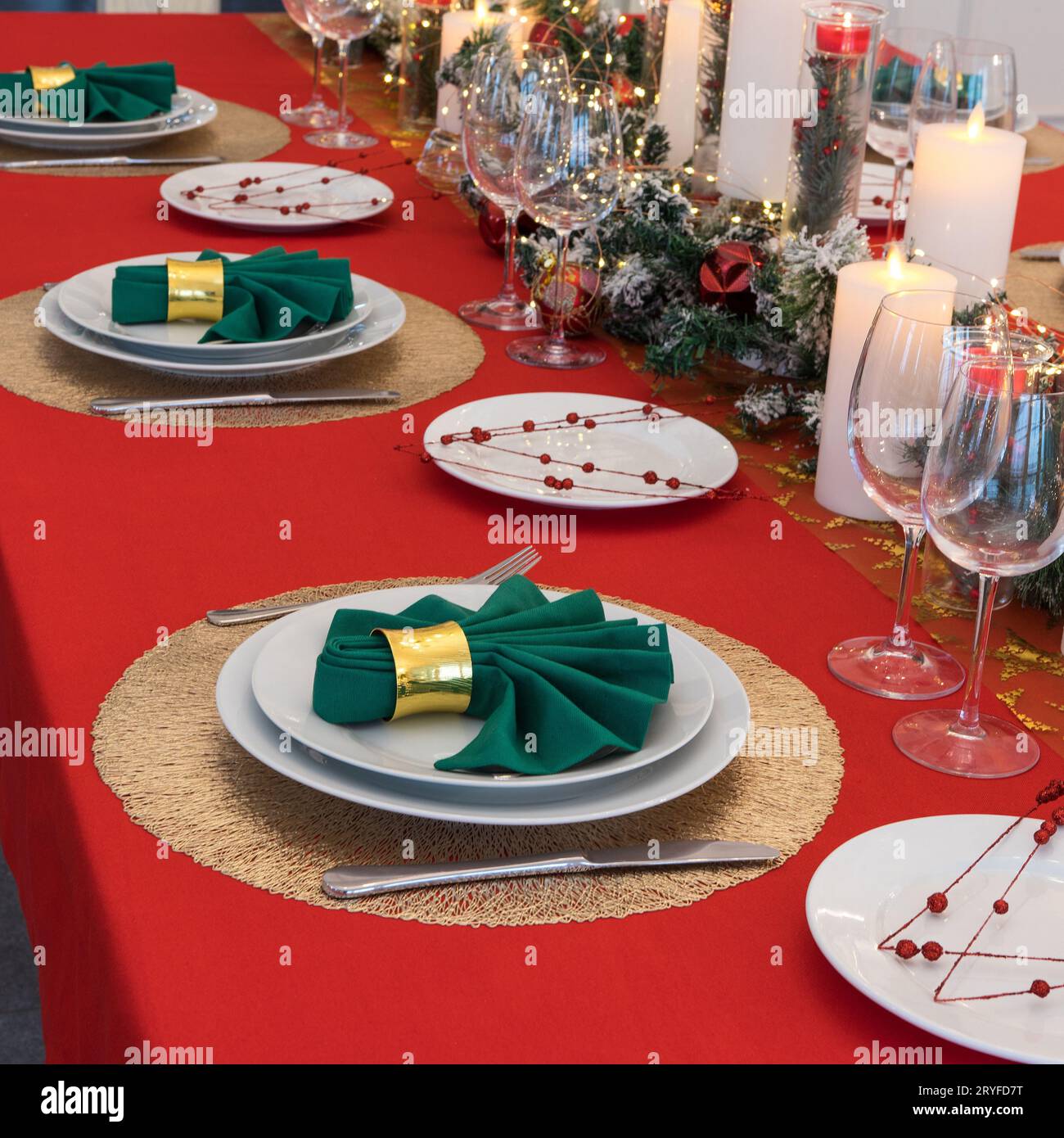 Served christmas festive table hi-res stock photography and images - Alamy