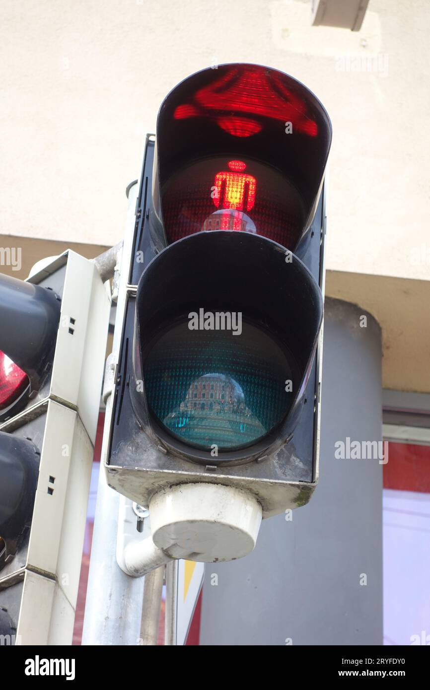 Red pedestrian traffic light on the street Stock Photo - Alamy