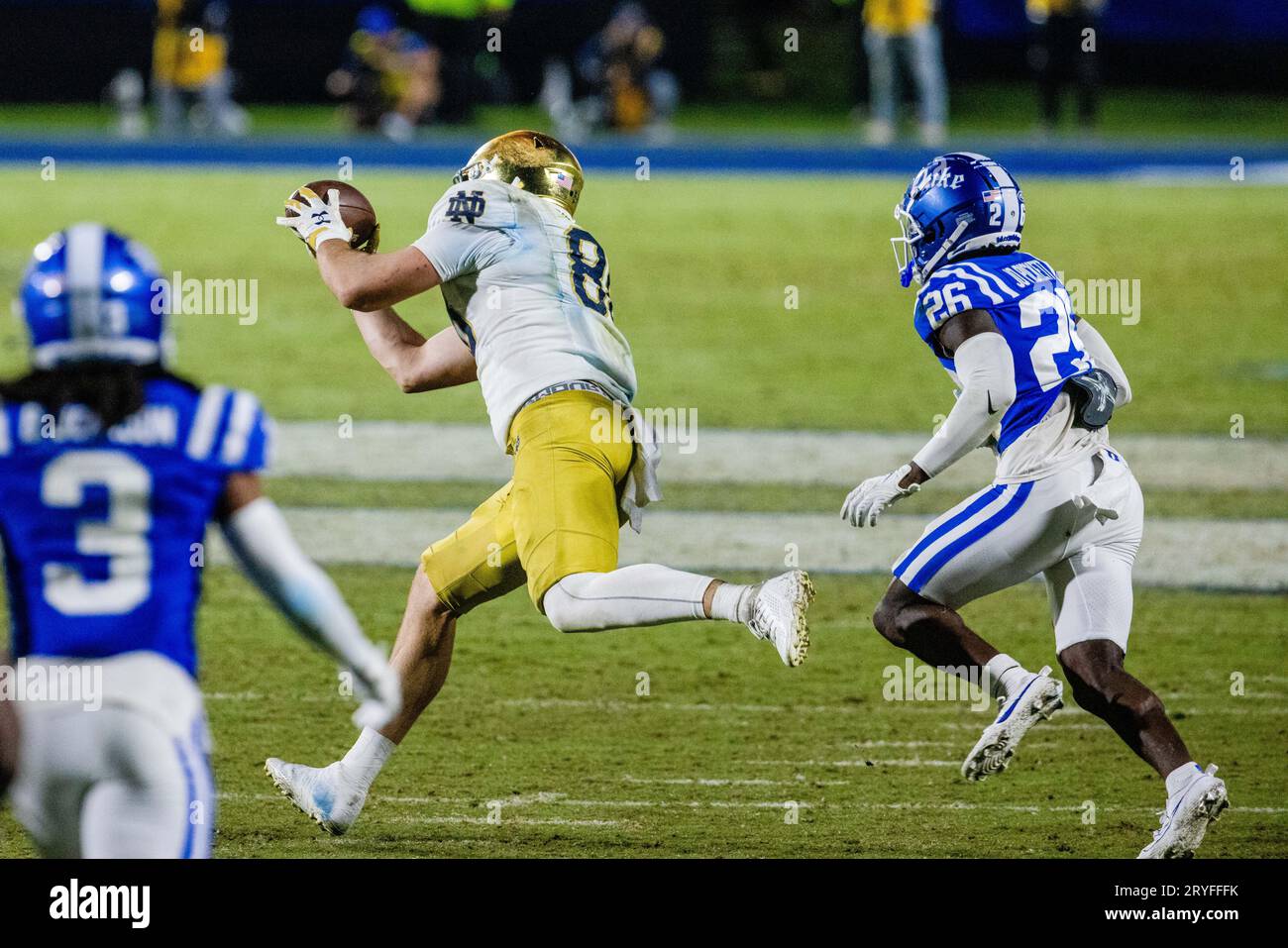 Durham, NC, USA. 30th Sep, 2023. Notre Dame Fighting Irish tight end ...