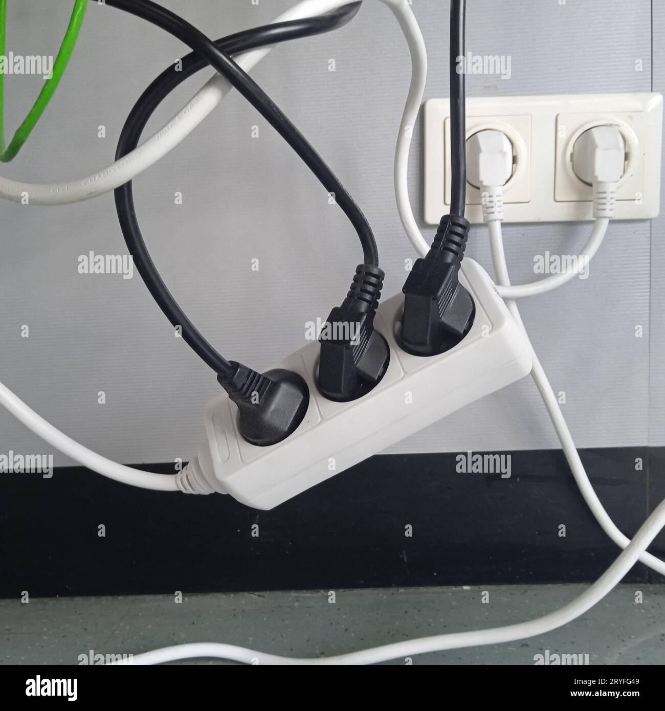 220 volt hi-res stock photography and images - Alamy