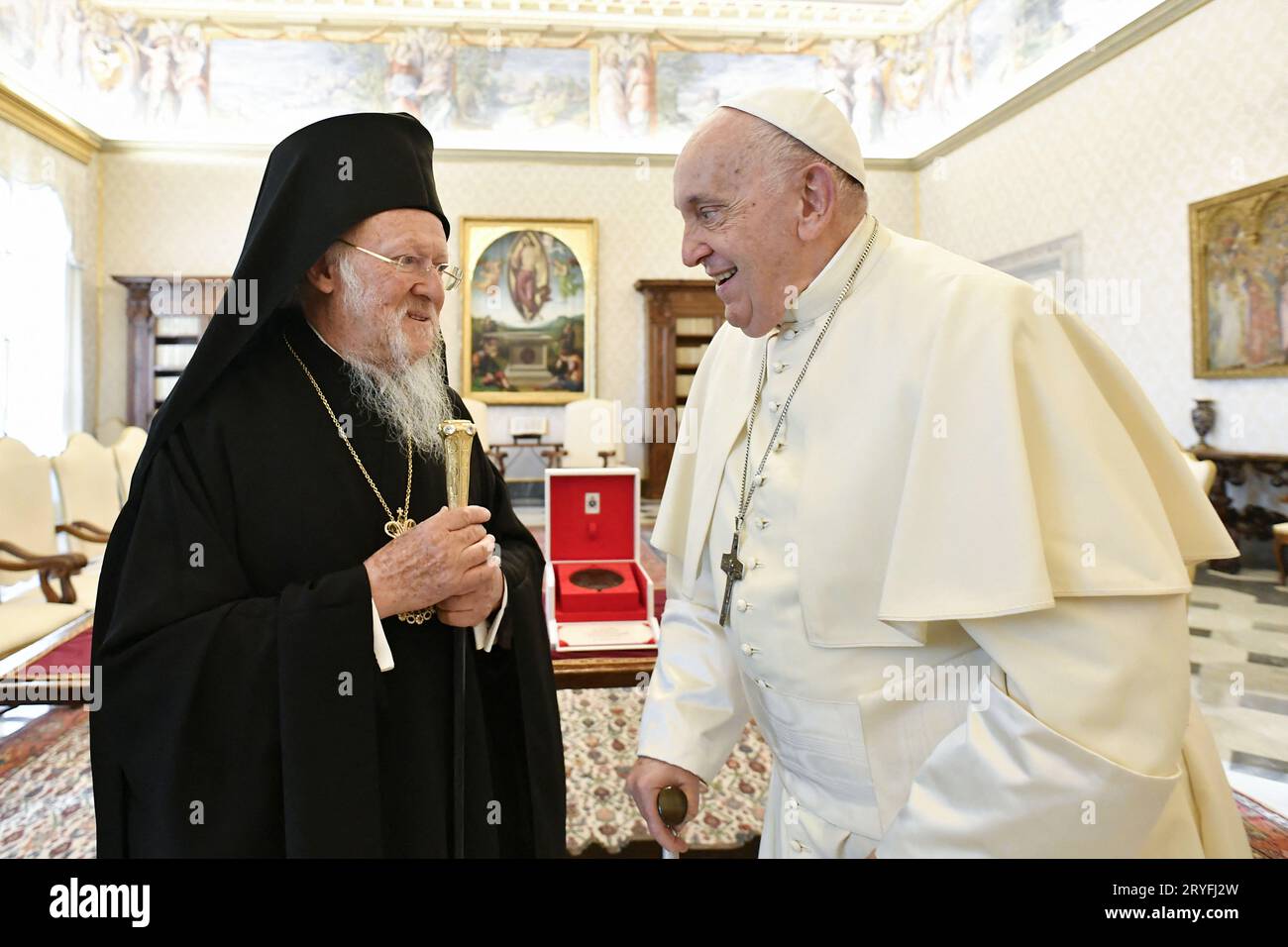 Pope Francis meets Bartholomew I Archbishop of Constantinople and ...