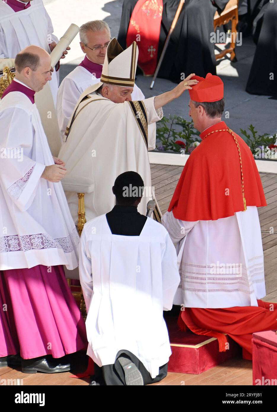 Pope Francis appoints new Cardinal Francois-Xavier Bustillo (France ...