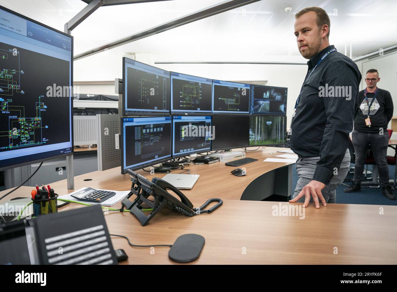 ASSEN - In the NAM office the switch on the gas tap is turned. After ...