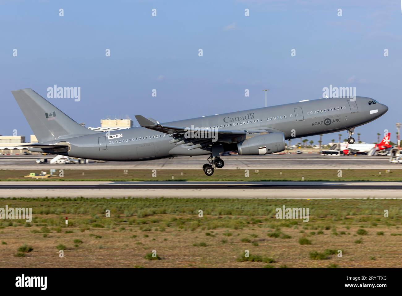 Airbus a330 243 air tanker hi-res stock photography and images - Alamy