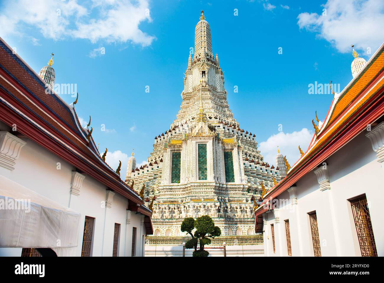 Wat arun view hi-res stock photography and images - Alamy