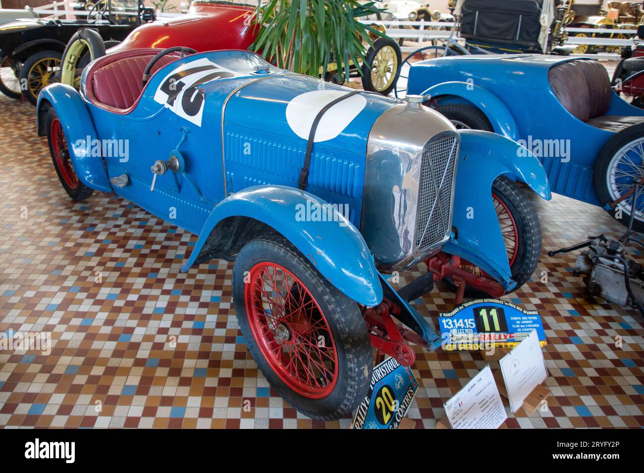 Val logo hi-res stock photography and images - Alamy