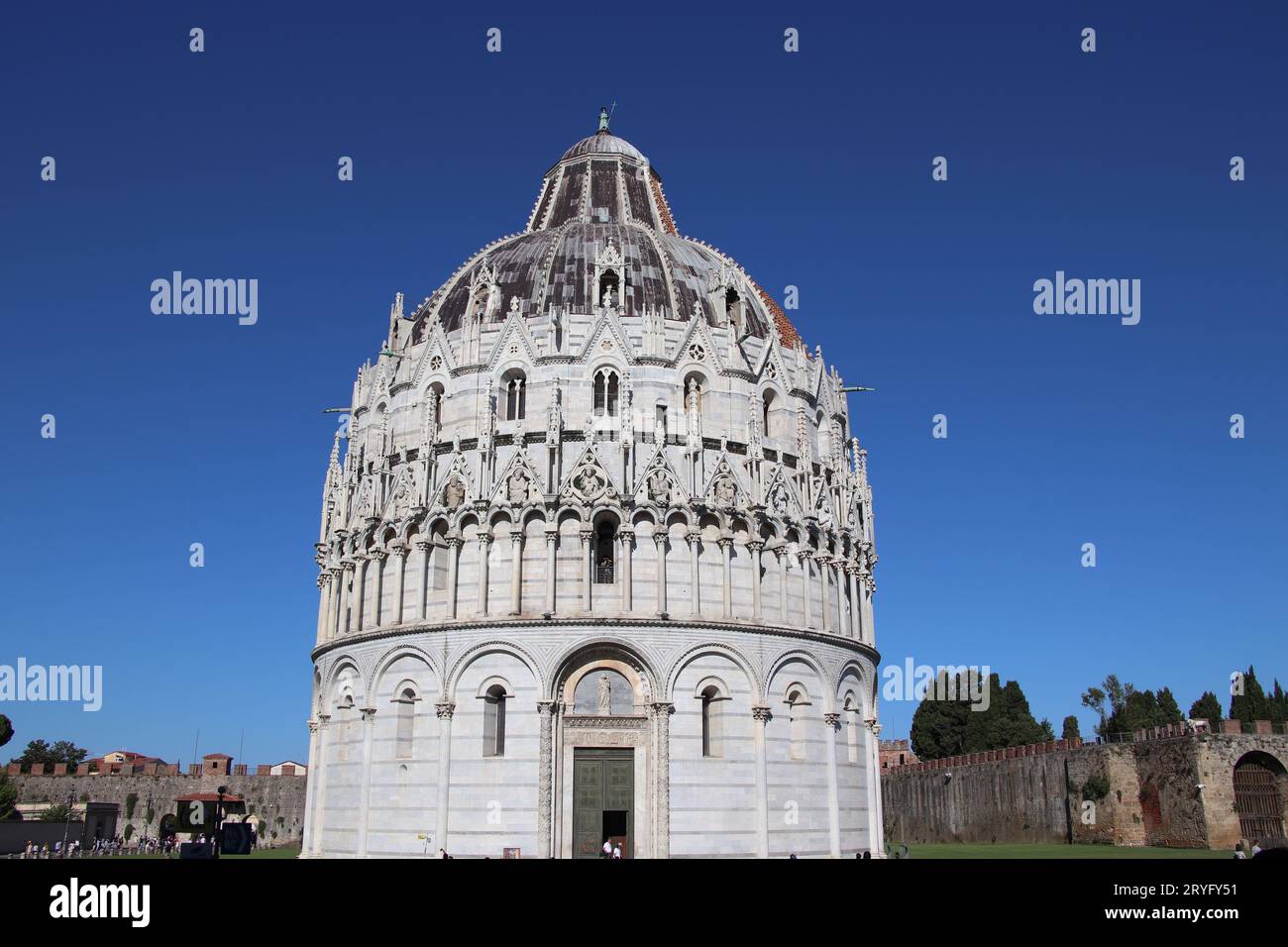 Largest romanesque building in europe hi-res stock photography and ...