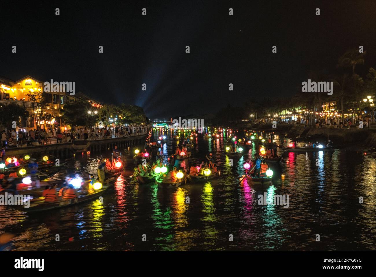 Lantern boat ride in Hoi An Stock Photo - Alamy